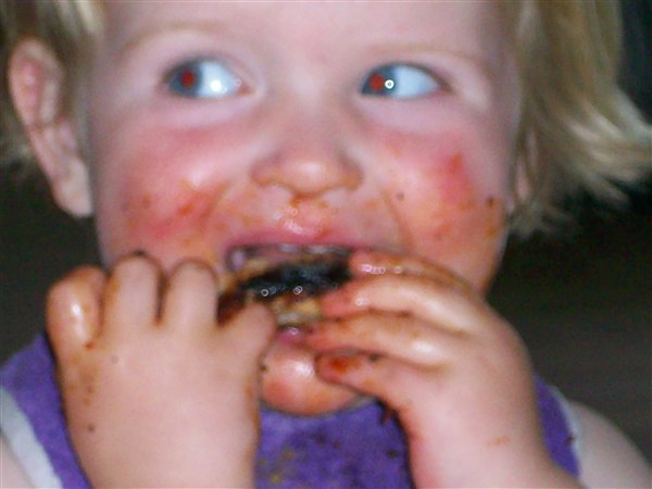 Billedtråd: Kom med billeder af jeres børn der spiser!